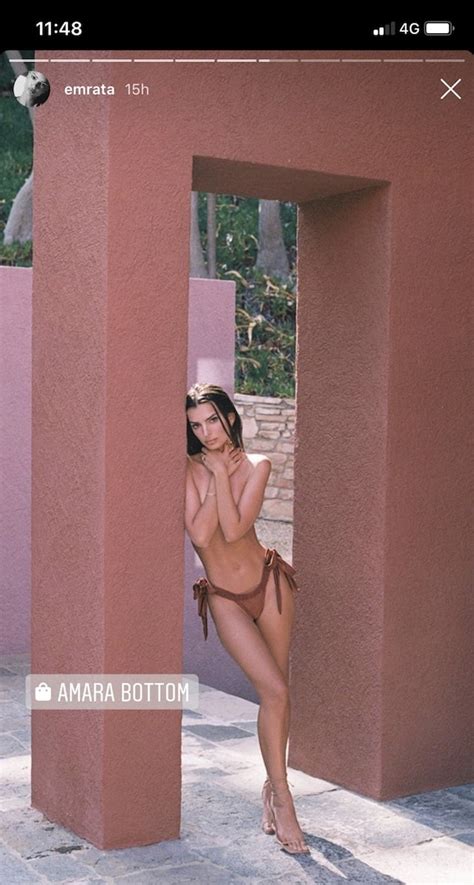 Emily Ratajkowski Saffiche Topless Et Enflamme Instagram Nextplz The