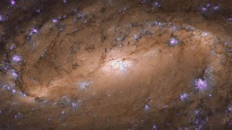 Perfect Spiral Hubble Telescope Captures Stunning Core Of A Barred