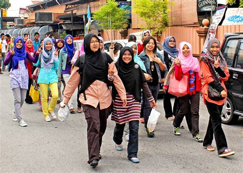 Is Malaysia A Good Country To Live Tropical House Garden
