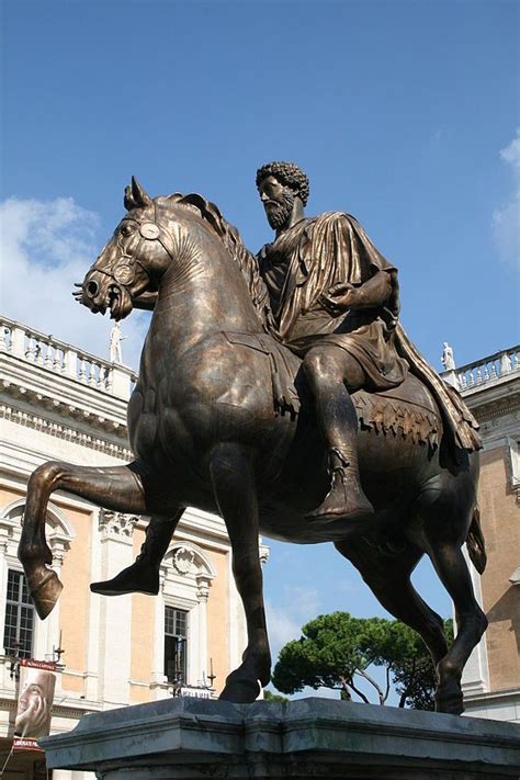 La Estatua Ecuestre De Marco Aurelio Es Una Estatua De Bronce De 4 24