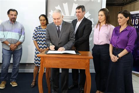 Presidente do TJMS firma parceria em lançamento da campanha Agosto