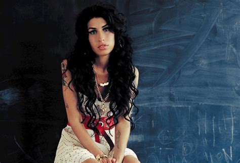 A história da música Valerie sucesso na voz de Amy Winehouse LETRAS