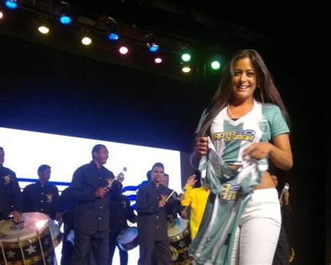 El Nuevo Desnudo De Larissa Riquelme Infobae