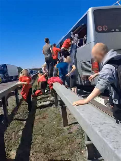 Wypadek polskiego autokaru w Niemczech Rannych zostało blisko 60 osób