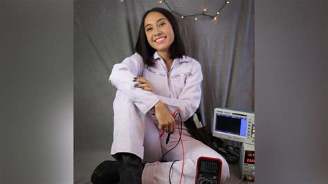 La astronauta mexicana Katya Echazarreta tiene su propia Barbie así es