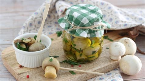 Aglio Sott Olio La Ricetta Della Conserva Semplice E Stuzzicante