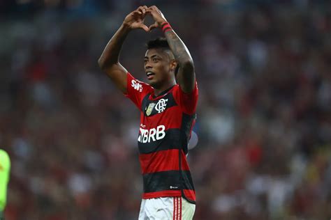 Veja como foi a reunião entre o Flamengo e Bruno Henrique