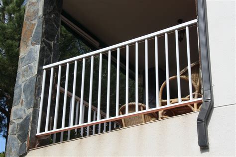 Fabricación venta e instalación de barandillas de aluminio y acero
