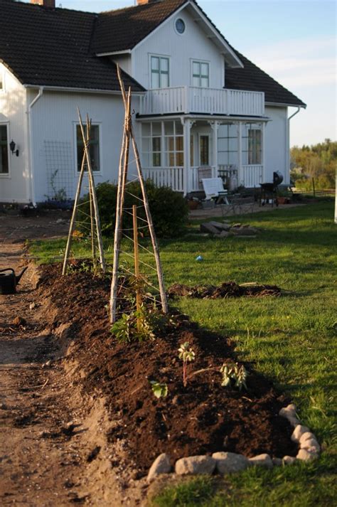 Johanna i Kulla Luktärtstorn och gamla järngrindar Land