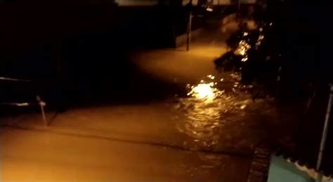 Estado de Minas on Twitter Chuva forte causou alagamento também