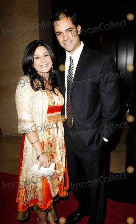 Photos And Pictures Beverly Hills Ca August 18 2006 Ssi Twin Sisters Annie Sorell And