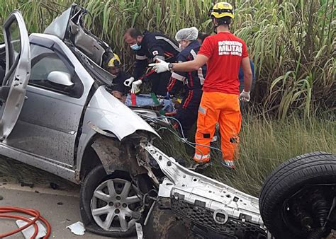 Colisão entre carro e caminhão deixa um morto e feridos em Leopo