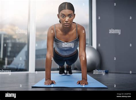 Soyez toujours prêt à franchir cette ligne Photo d une jeune femme