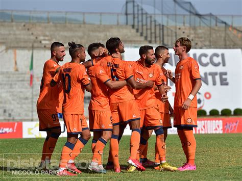 Pistoiese Ecco La Prima Vittoria Un Salto Da Tre Punti Attacco Top