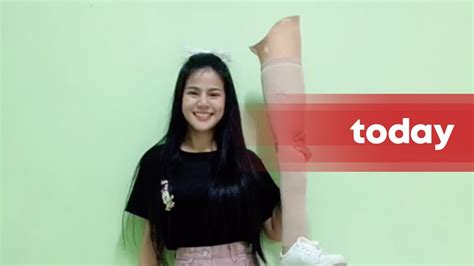 Pretty Thai Woman Becomes An Unlikely Online Star With Her Prosthetic