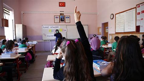 Son dakika Ankara da 25 Kasım Pazartesi yarın okullar tatil mi