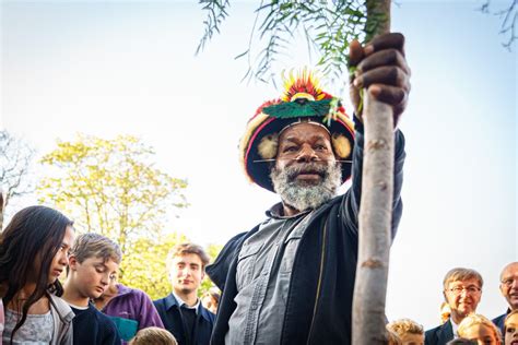 Visite Du Chef Papou Mundiya Kepanga Ville De Draguignan