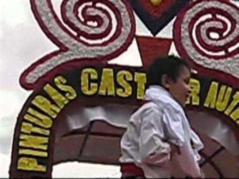 Carnaval Autlan 2012 un niño se quita la ropa wmv YouTube