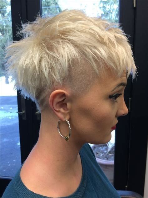 Kurze Undercut Frisuren Frauen Torachino Frisuren