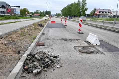 Największa inwestycja drogowa w Kielcach jeszcze nie gotowa a asfalt