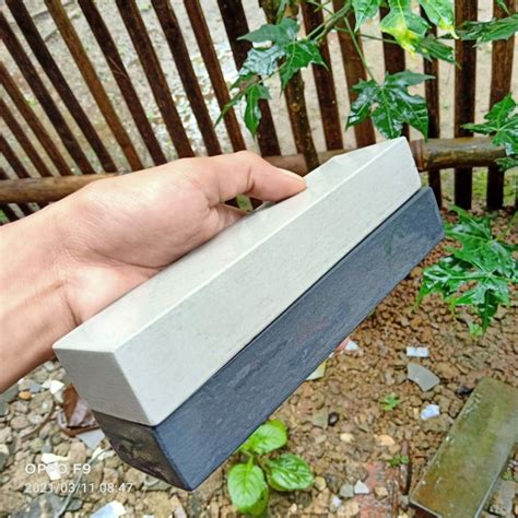 Batu Asah Asli Alam 1 Paket Isi 2 Pcs Dimensi 20x5x3cm Grit 1000 6000