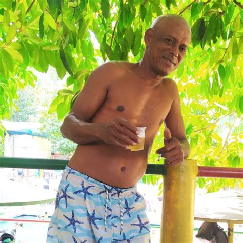 100 Nudes de homens héteros pelados para você gozar Todos Famosos Nus
