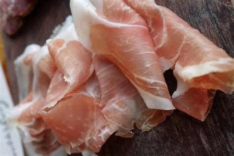 A Cosa Fa Bene Il Prosciutto Crudo Menatti