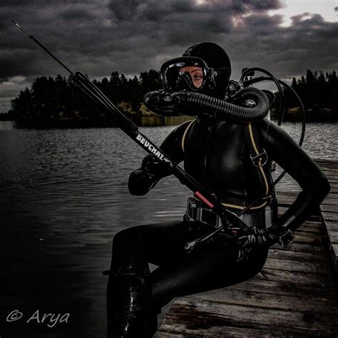 Frogwoman Org Female Scuba Divers In Action Including Scuba Fights