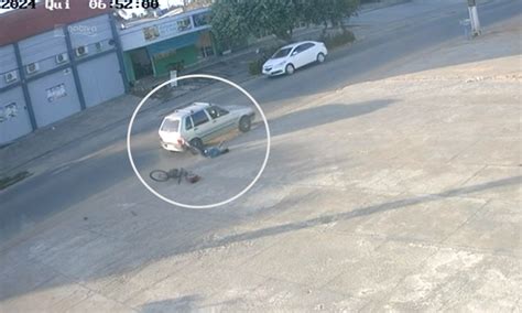 VÍDEO Câmera flagra atropelamento de ciclista em Alta Floresta