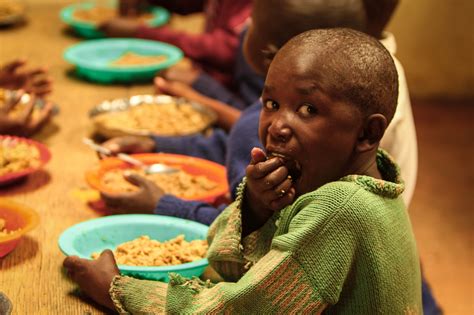EBC Unicef lança campanha mundial contra subnutrição infantil
