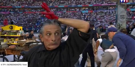 Coupe du monde de rugby qui incarne le coq qui a volé la vedette à