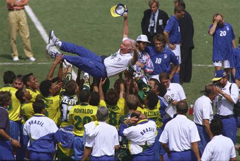 Lula reage à morte de Zagallo nas redes Um dos maiores jogadores e