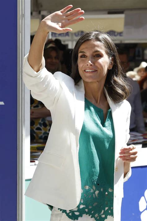 LETIZIA LOOK Feria Del Libro De Madrid La Reina Letizia Inaugura La