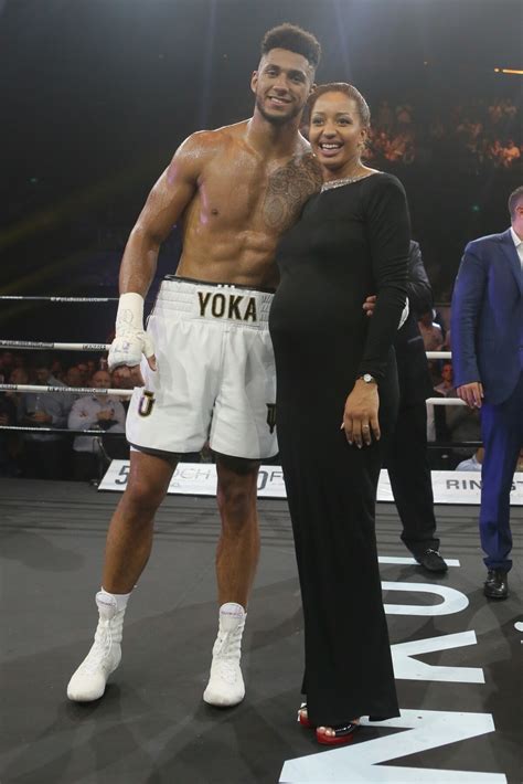 Photo Tony Yoka et sa fiancée Estelle Mossely enceinte après sa