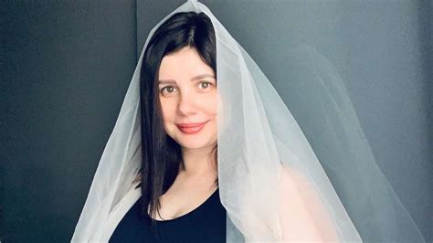 Influencerin Marina Balmasheva Bekommt Ein Kind Von 15 Jahre Jüngeren Stiefsohn