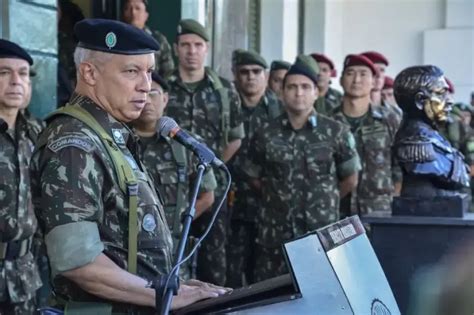 Bolsonaro nomeia comandante do Exército escolhido por Lula Portal da