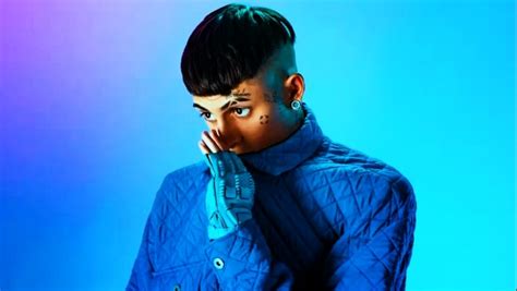 Con remixes de su último álbum Serotonina Khea lanzó su versión