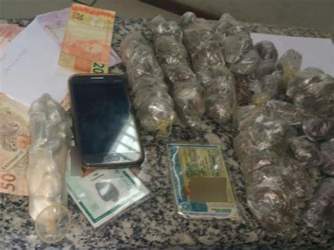 G1 Mulheres são presas levando drogas nas genitálias para presídio no
