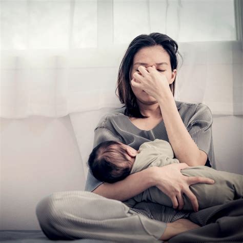 Depressione post partum cos è sintomi e trattamento