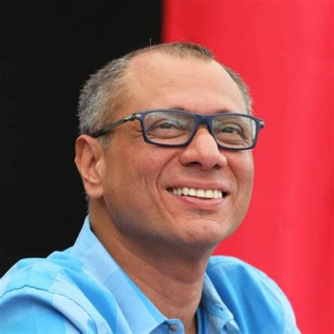 Ecuador le pide permiso a México para ingresar a su embajada en Quito y