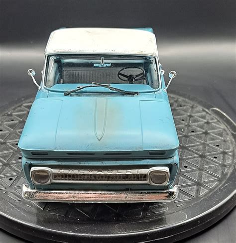1966 Chevy Fleetside Plastic Model Truck Kit 1 25 Scale