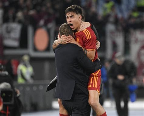 Roma Torino Super Gol Di Dybala E Abbraccio Con De Rossi Poi Non Si