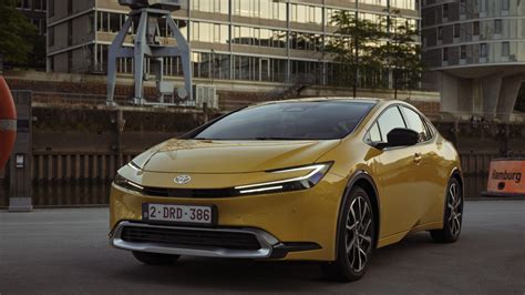 Já conduzimos o novo e bonito Toyota Prius New Men