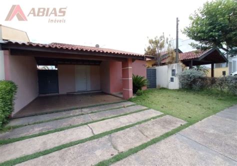 Casas quintal para alugar no Condomínio Village Damha II em São