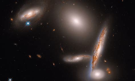 Telescopio Espacial Hubble Celebra A Os En Funci N Con Colecci N De
