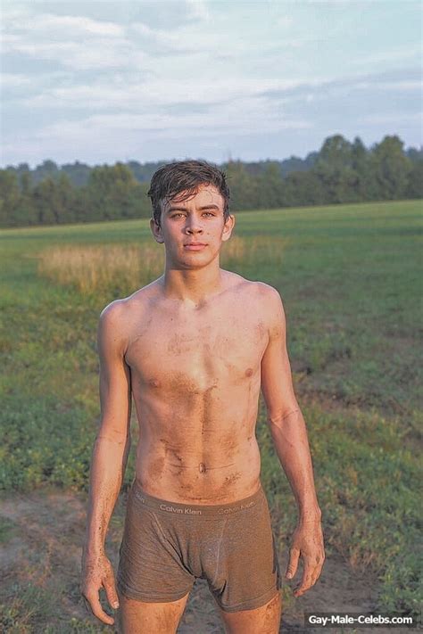 Hayes Grier Shows Off Huge Bulge In Sexy Underwear The Men Men