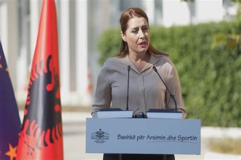 Ministrja Manastirliu Prezanton Prioritetet N Ministrin E Arsimit