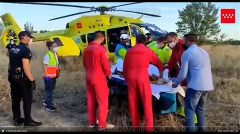Un hombre de 70 años grave al ser atropellado por su coche mientras lo