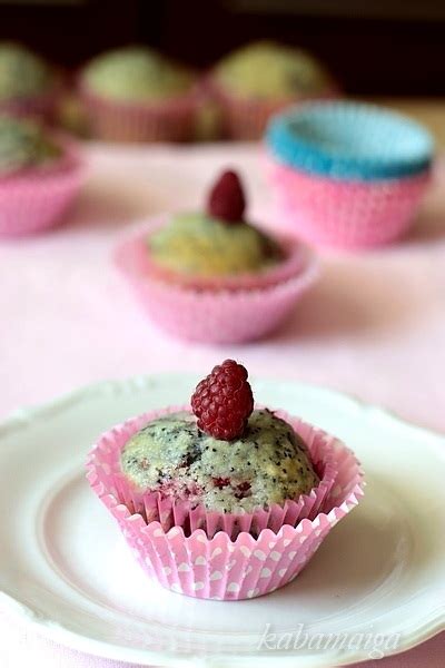 sto kolorów kuchni Muffiny malinowe z makiem