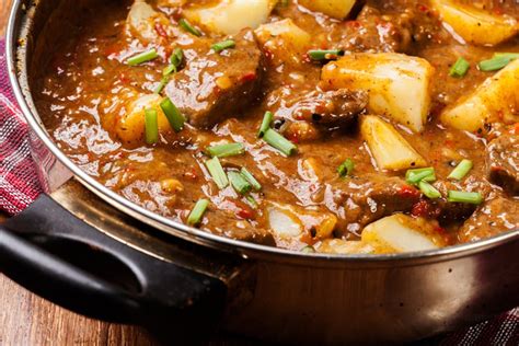 Slow Cooker Chunky Beef And Potato Stew